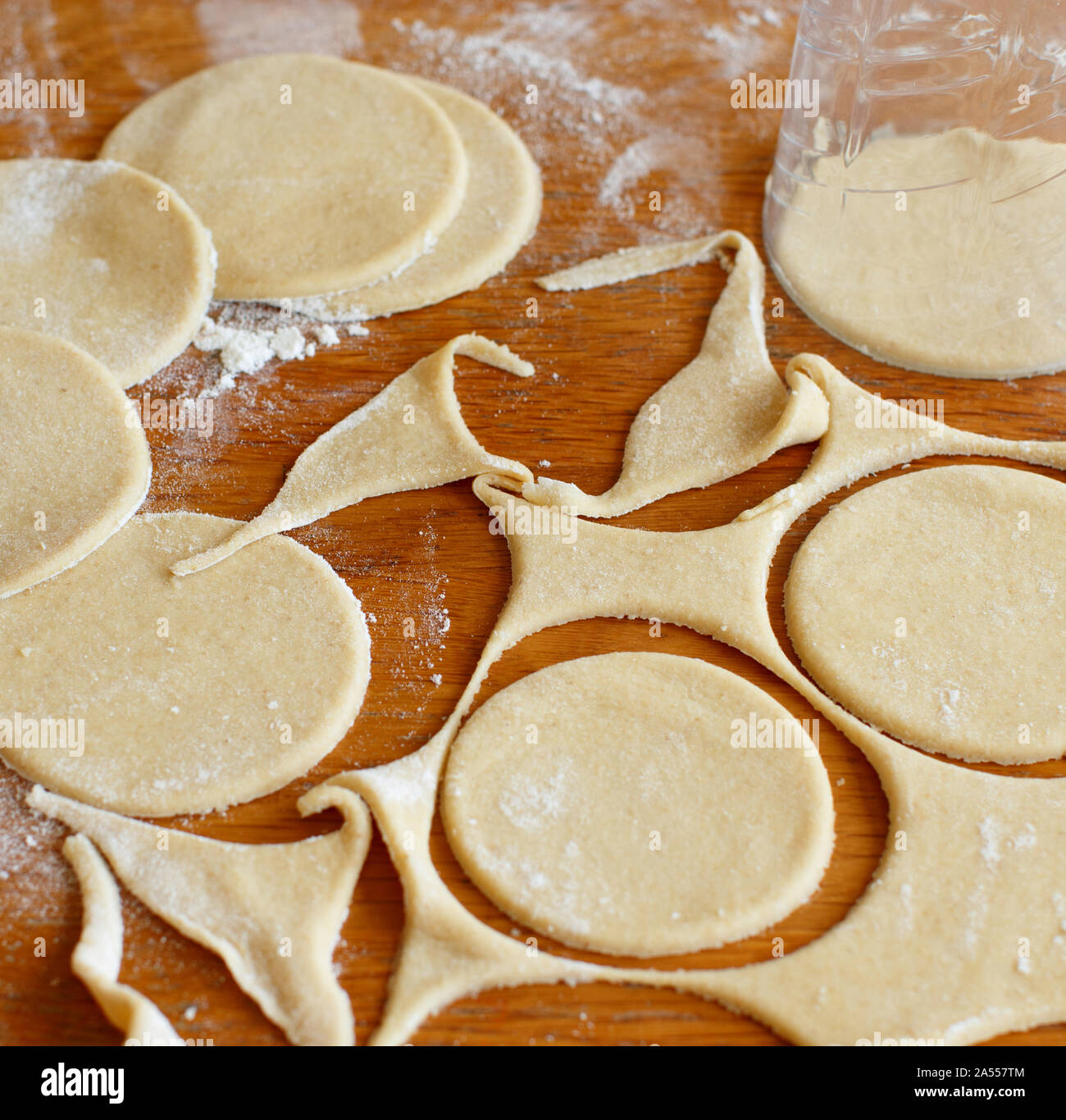 Small circles hi-res stock photography and images - Alamy