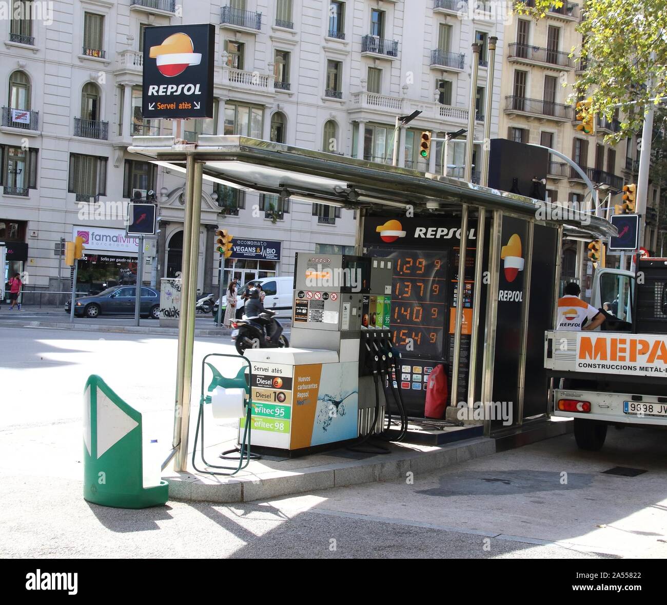 Repsol hi-res stock photography and images - Alamy