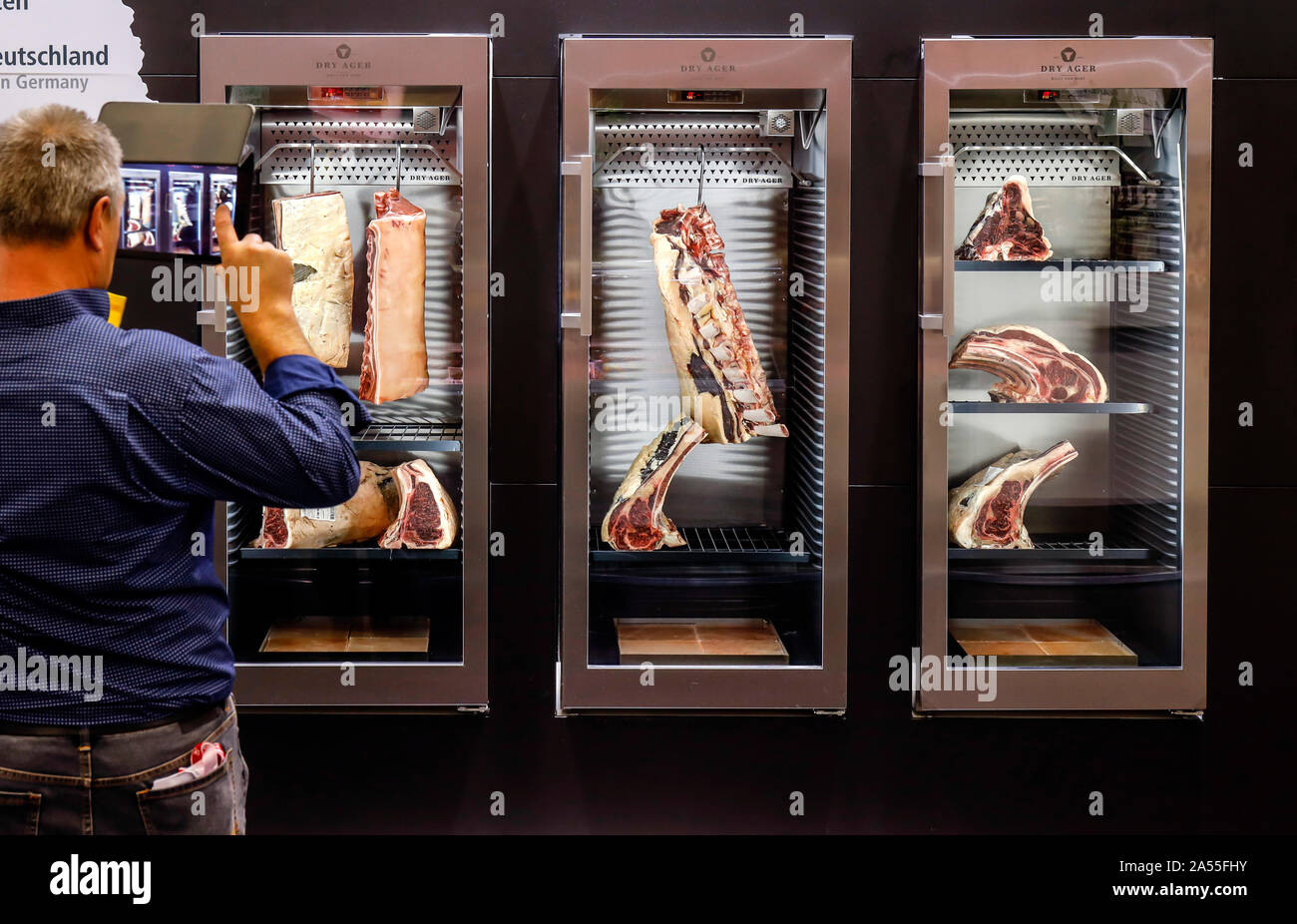 Meat cabinet hi-res stock photography and images - Alamy