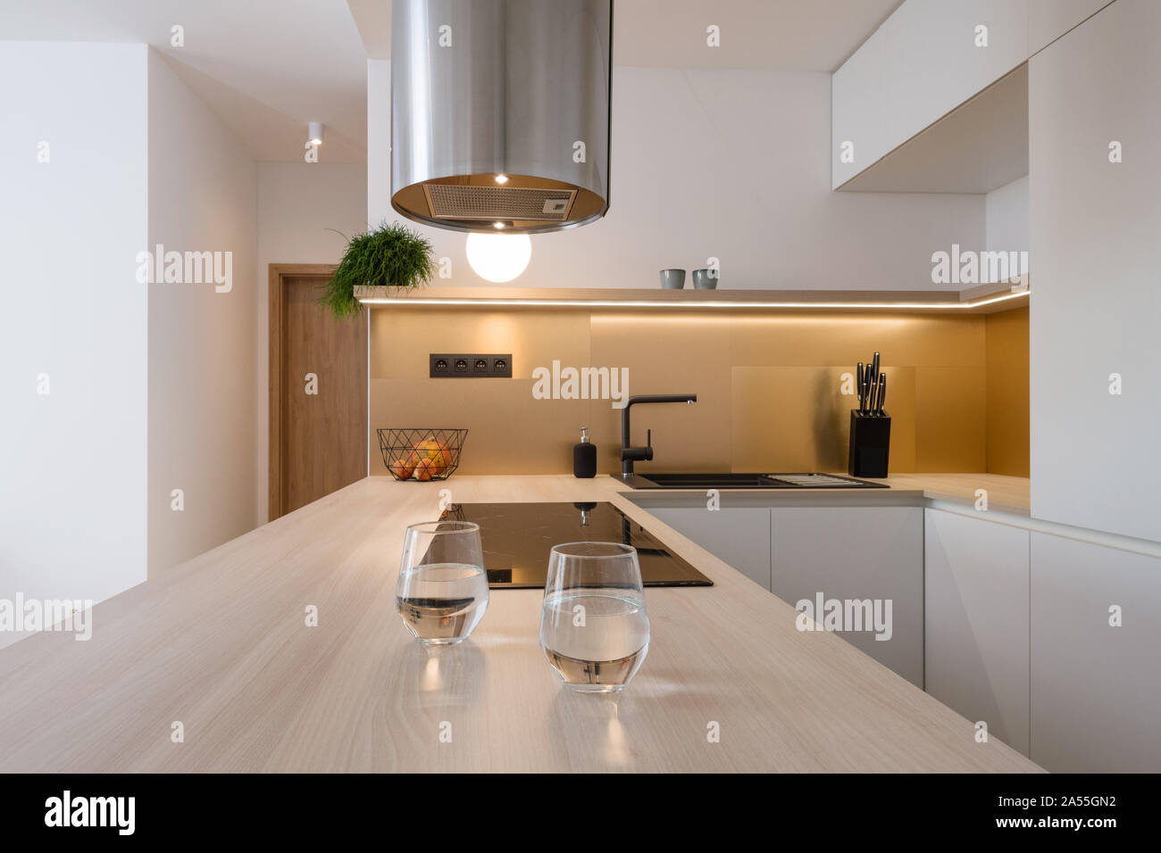 Interior of beautiful contemporary kitchen Stock Photo - Alamy