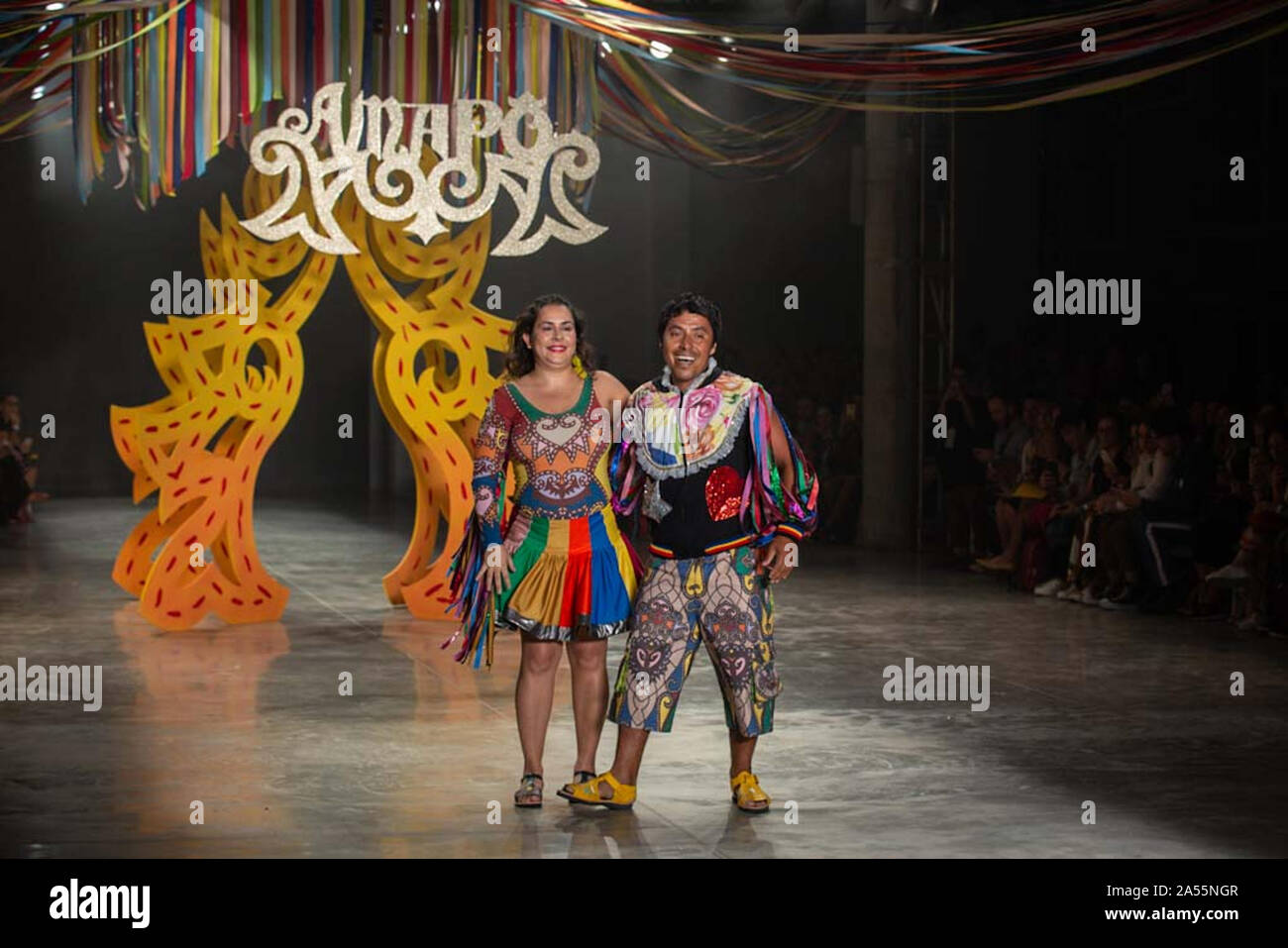 Sao Paulo, Sao Paulo, Brazil. 17th Oct, 2019. Model presents creation ...