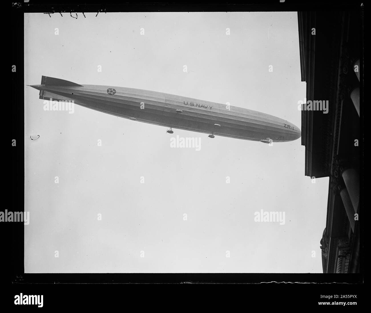 [U.S. Navy blimp] Stock Photo - Alamy