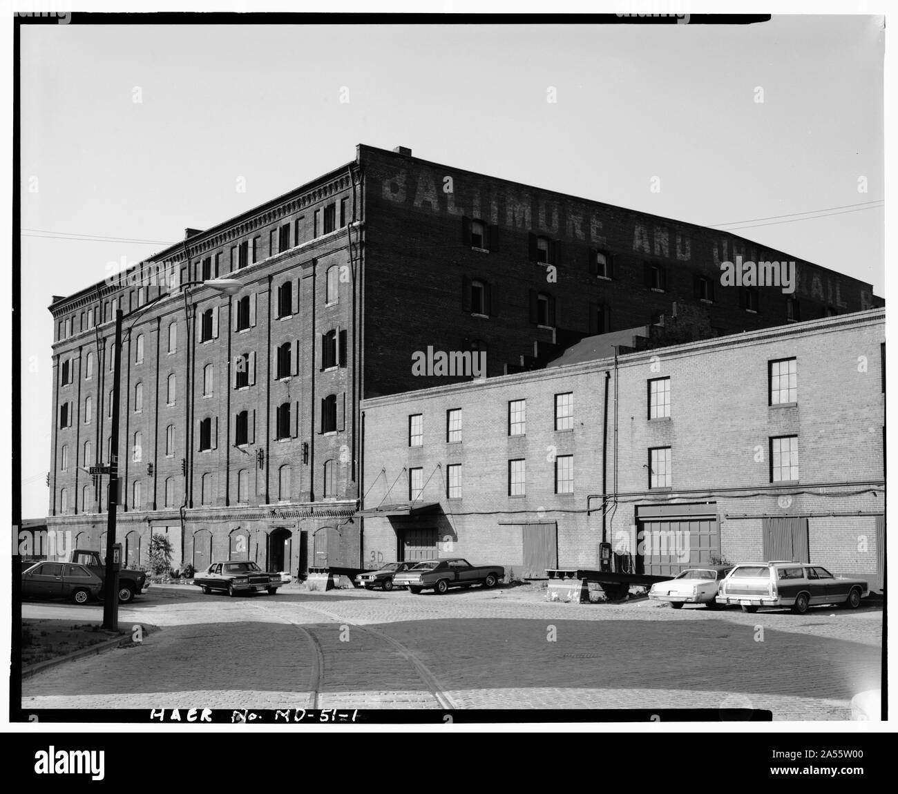 VIEW SOUTH SHOWING NORTHEAST AND NORTHWEST ELEVATIONS - Baltimore and ...