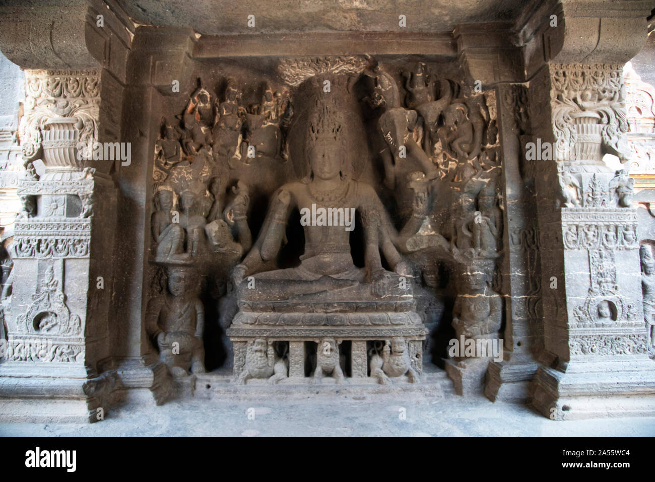 Cave temple shiva maharashtra hi-res stock photography and images - Alamy