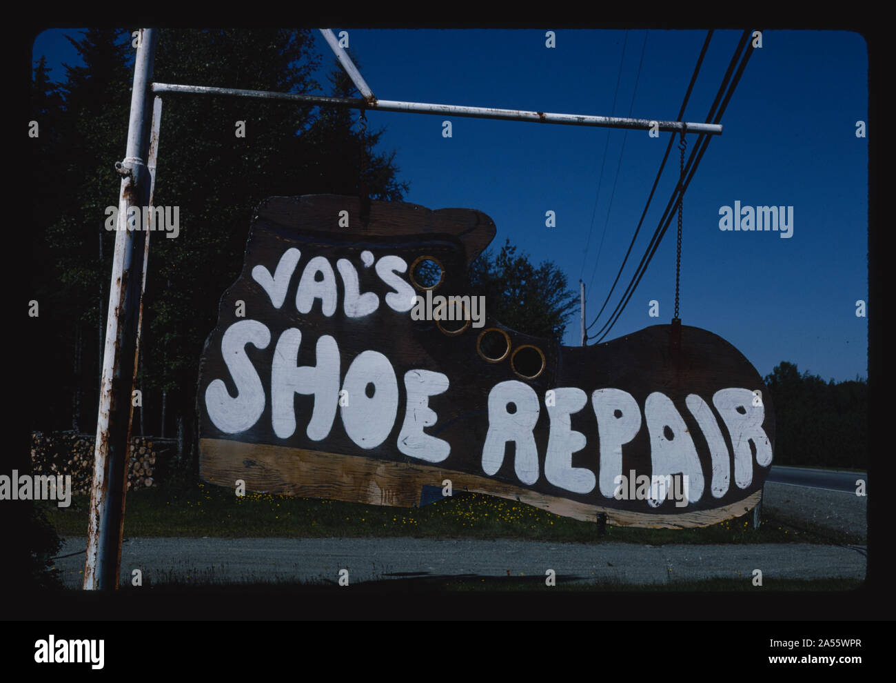 Vals shoe repair sign hi-res stock photography and images - Alamy