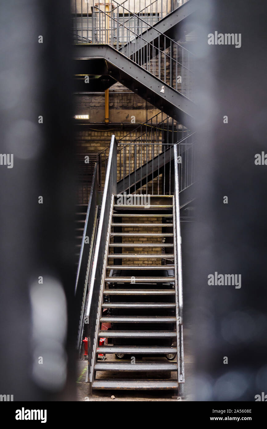 Structure with locked shapes hi-res stock photography and images - Alamy