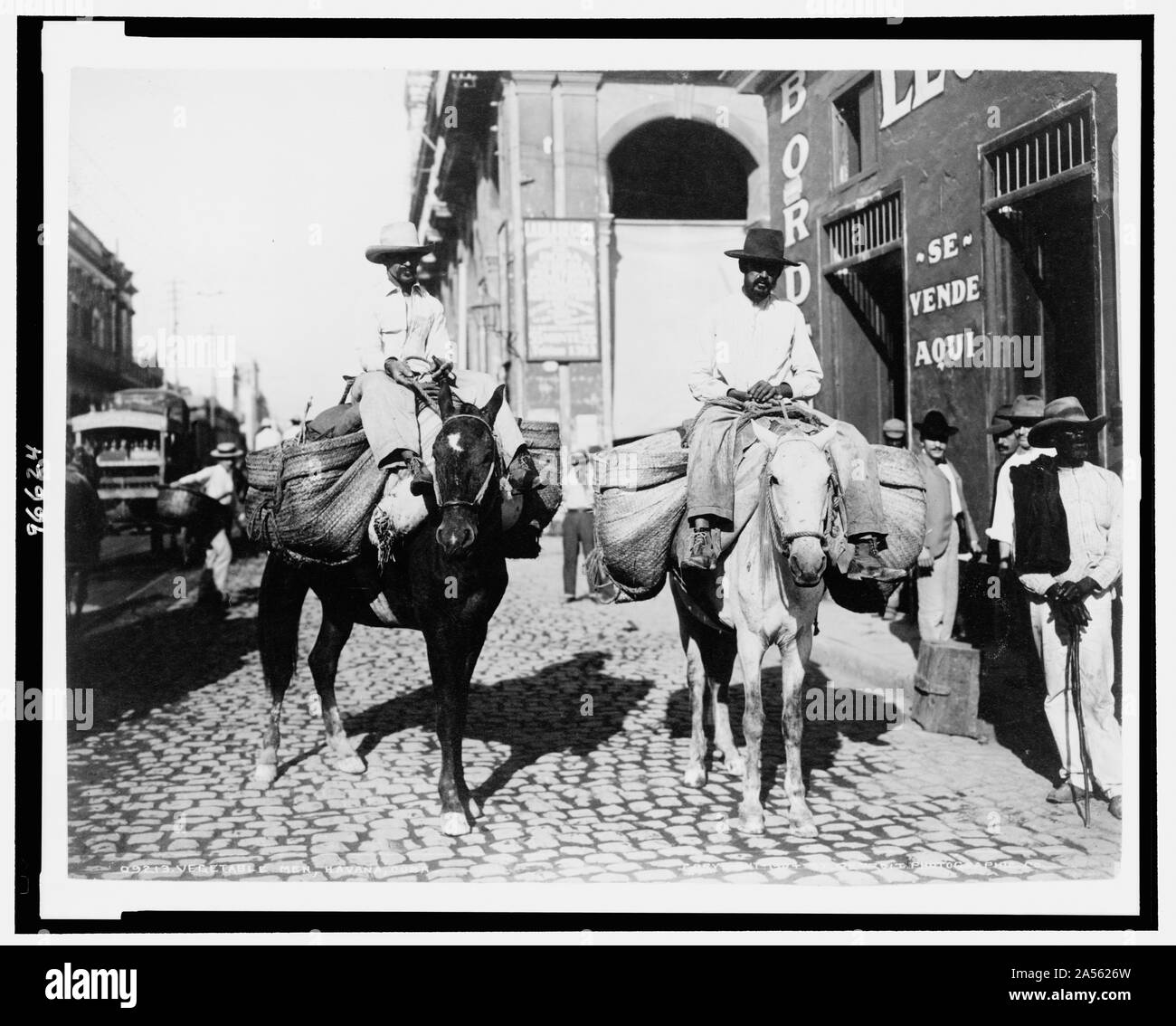 Vegetable sale Black and White Stock Photos & Images - Alamy