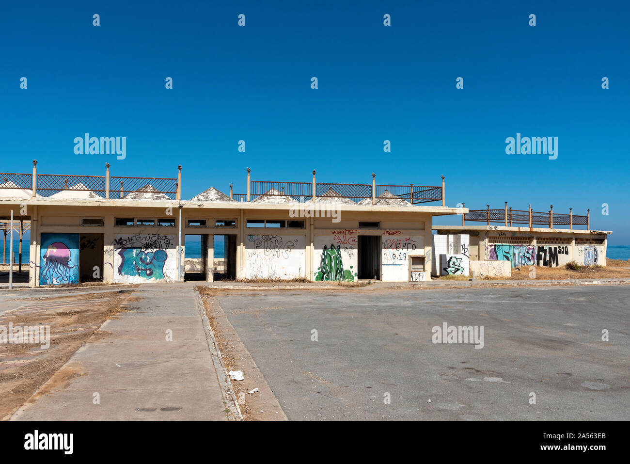 Military swimming pools hi-res stock photography and images - Alamy