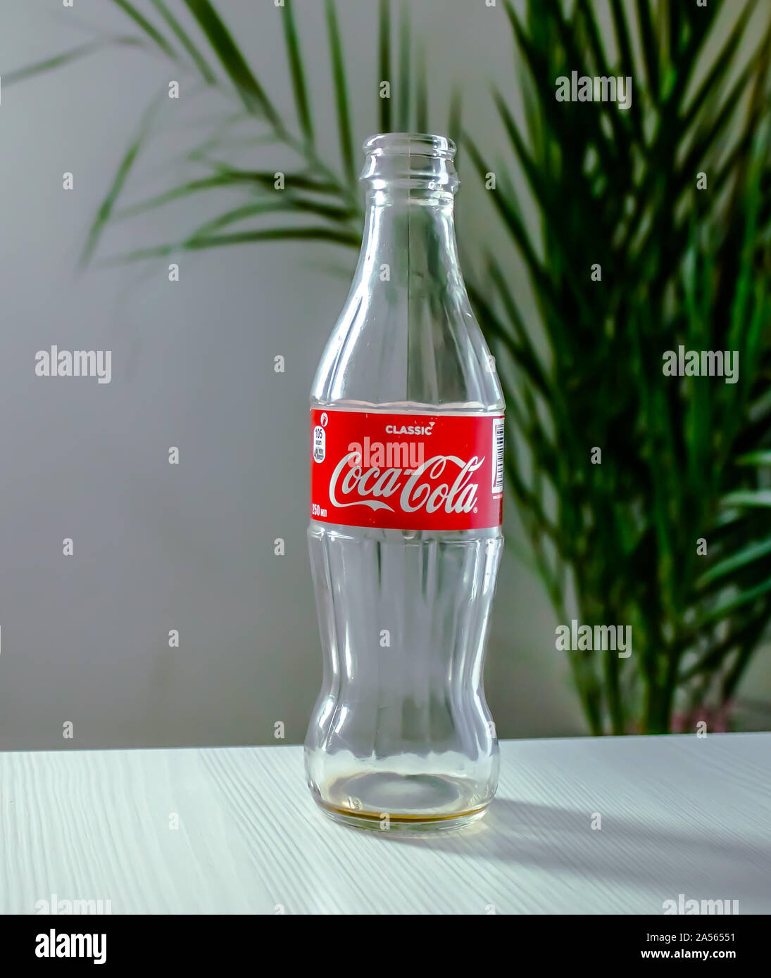 Original drink coca cola hi-res stock photography and images - Alamy