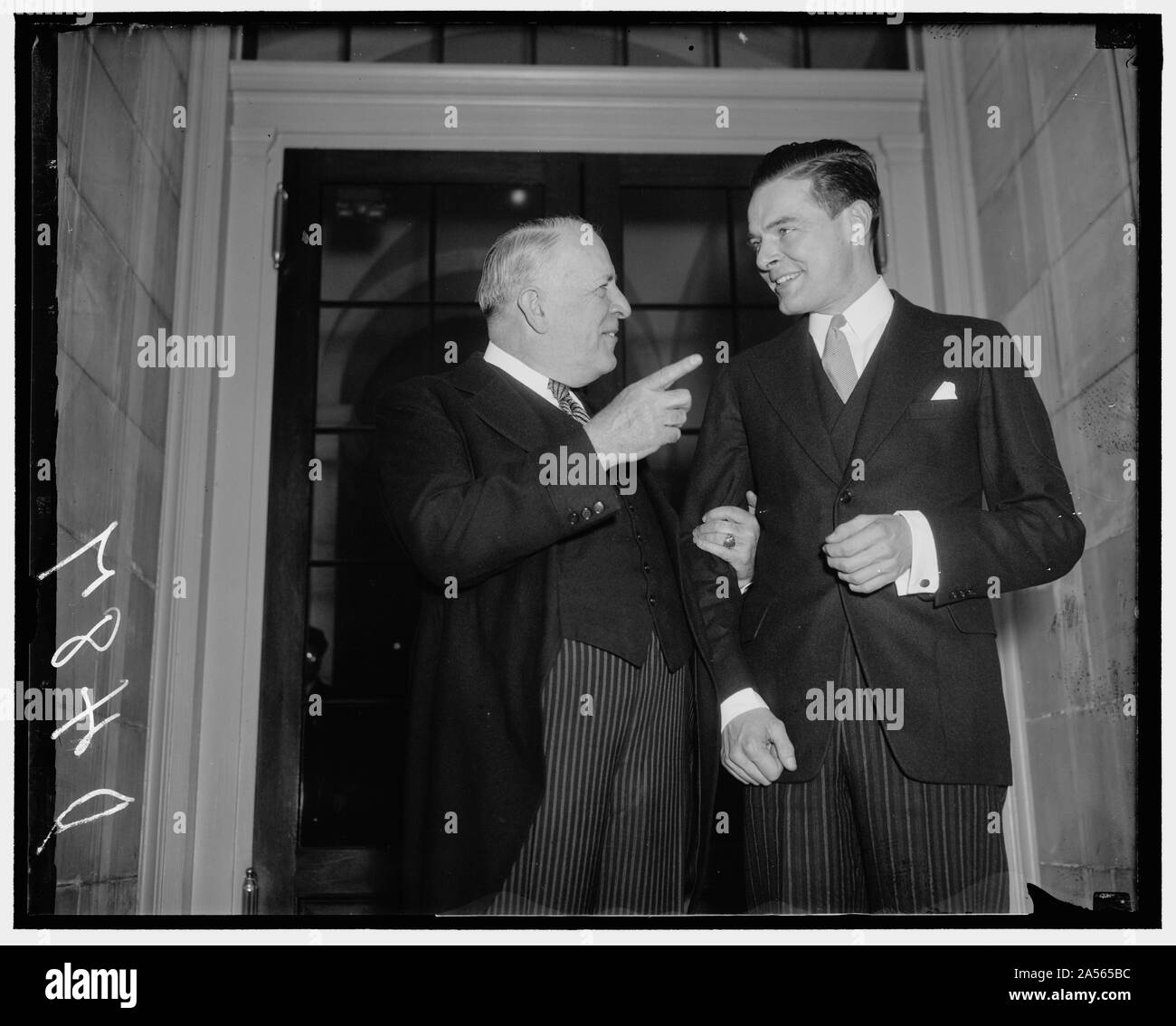 Senator henry cabot lodge jr hi-res stock photography and images - Alamy