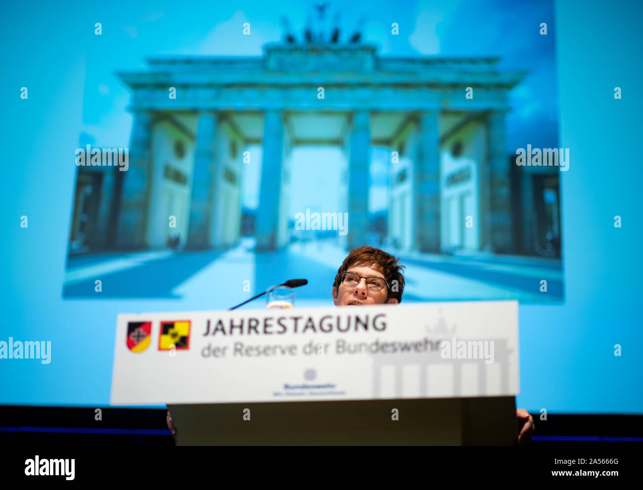 Reservists at gate hi-res stock photography and images - Alamy