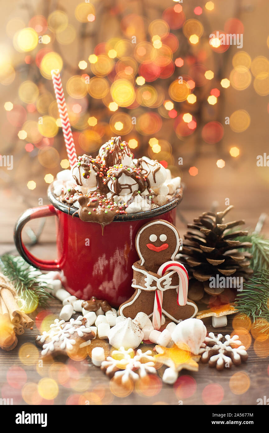 Gingerbread man candy cane hi-res stock photography and images - Alamy