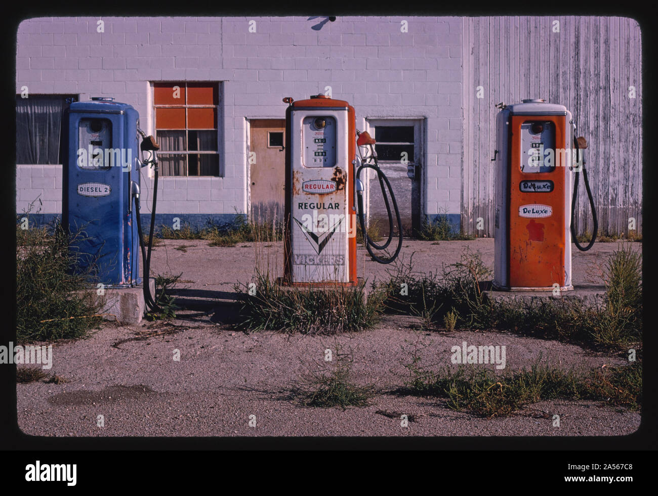 Vickers gas pumps, Route 30, Plainview, Nebraska Stock Photo - Alamy