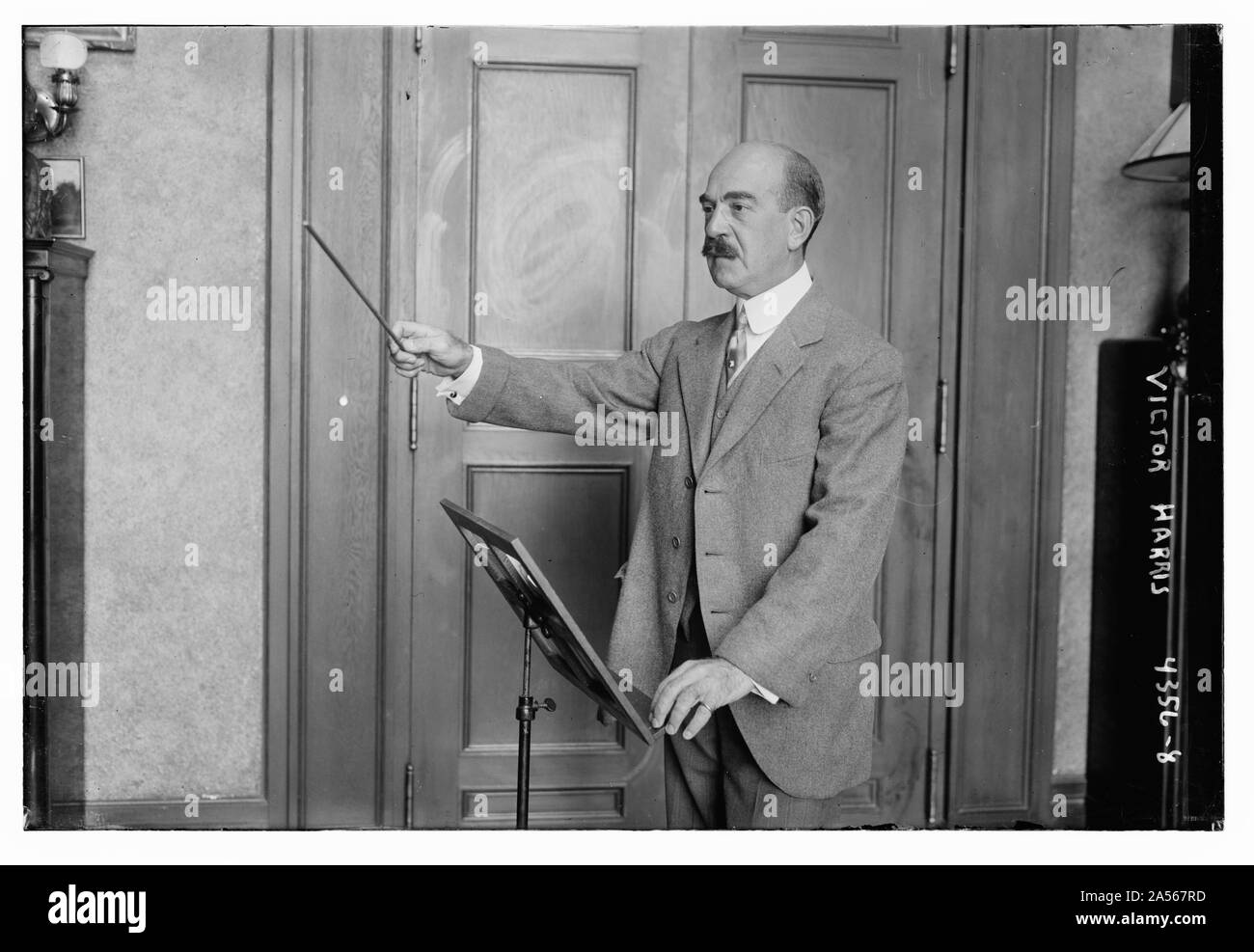 Victor harris hi-res stock photography and images - Alamy