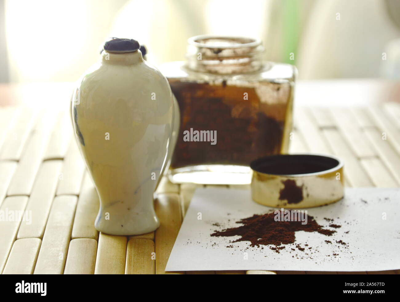 dry nasal tobacco on back hand ready for inhale Stock Photo - Alamy