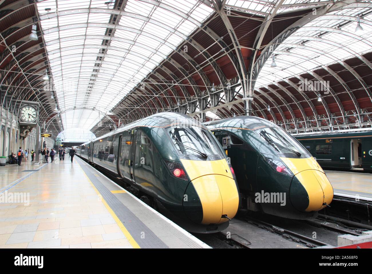 Paddington station platform with trains and roof, London Stock Photo ...