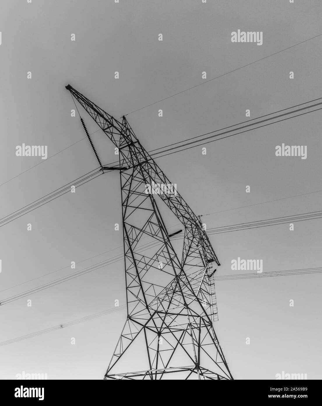 Black and white transmission tower hi-res stock photography and images ...