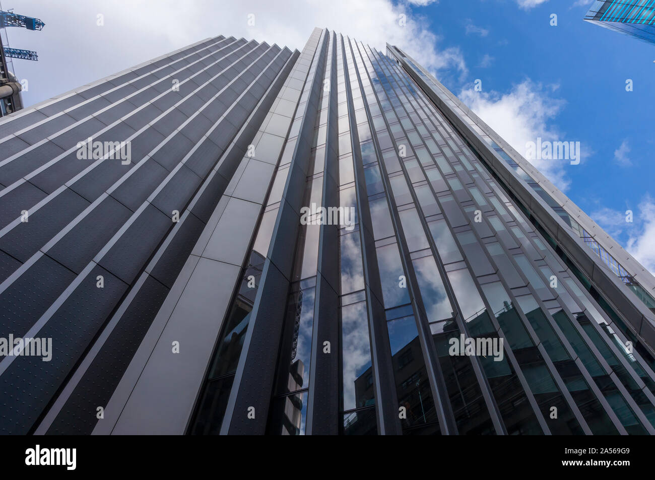 Spectacular Space in Iconic Office Buildings in London. London modern ...