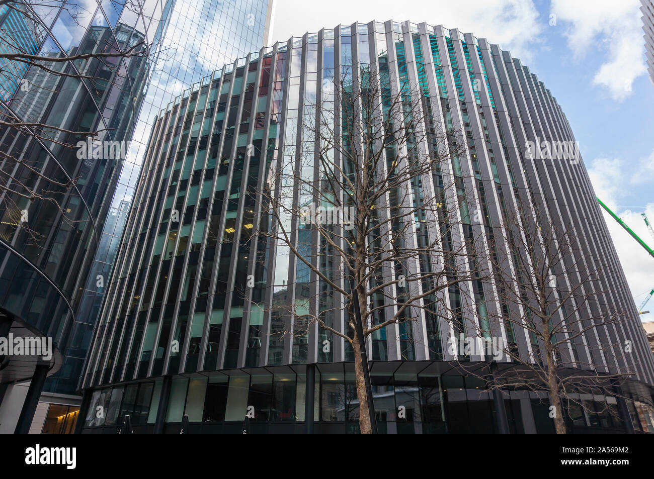 Spectacular Space in Iconic Office Buildings in London. London modern ...