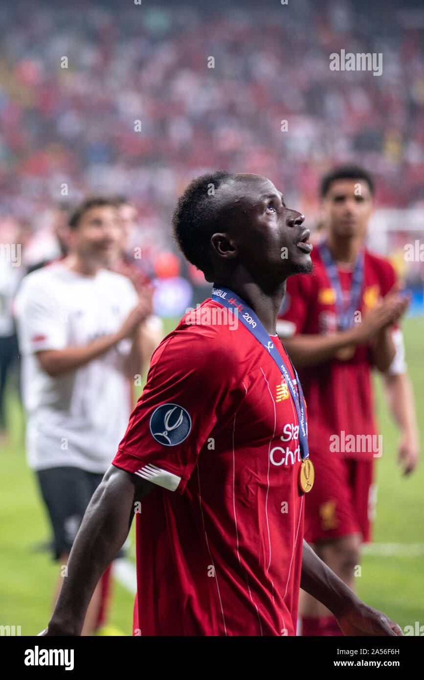 Sadio mane champions league trophy hi-res stock photography and images ...