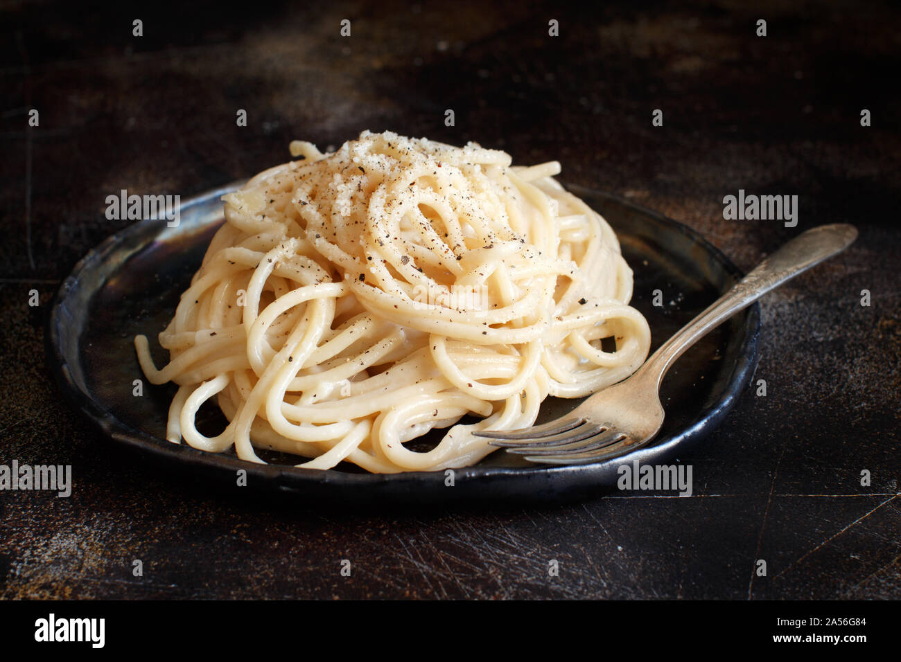 Cacio e pepe, italian cheese and pepper pasta close up Stock Photo - Alamy