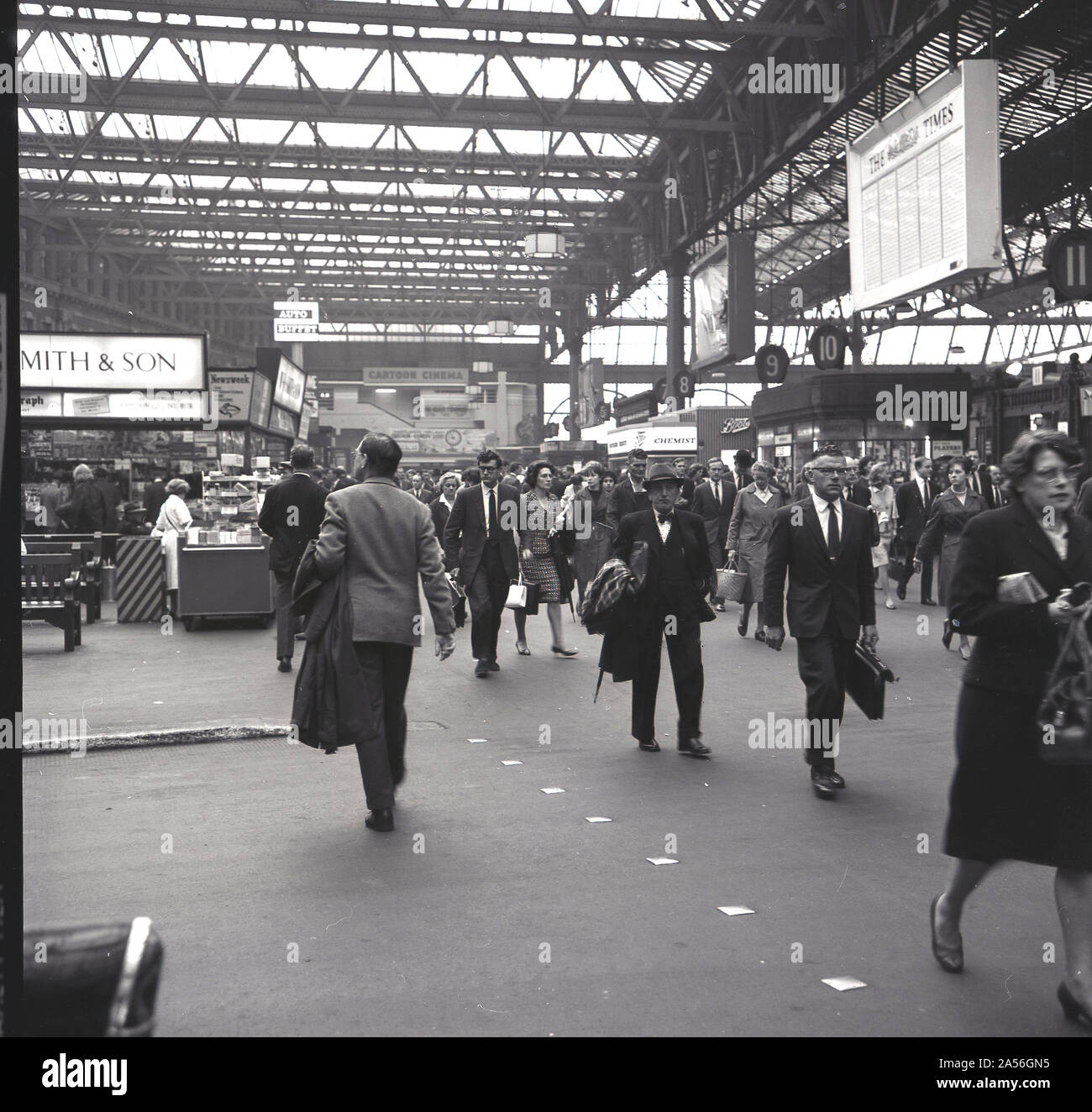 Commuters on waterloo train hi-res stock photography and images - Alamy