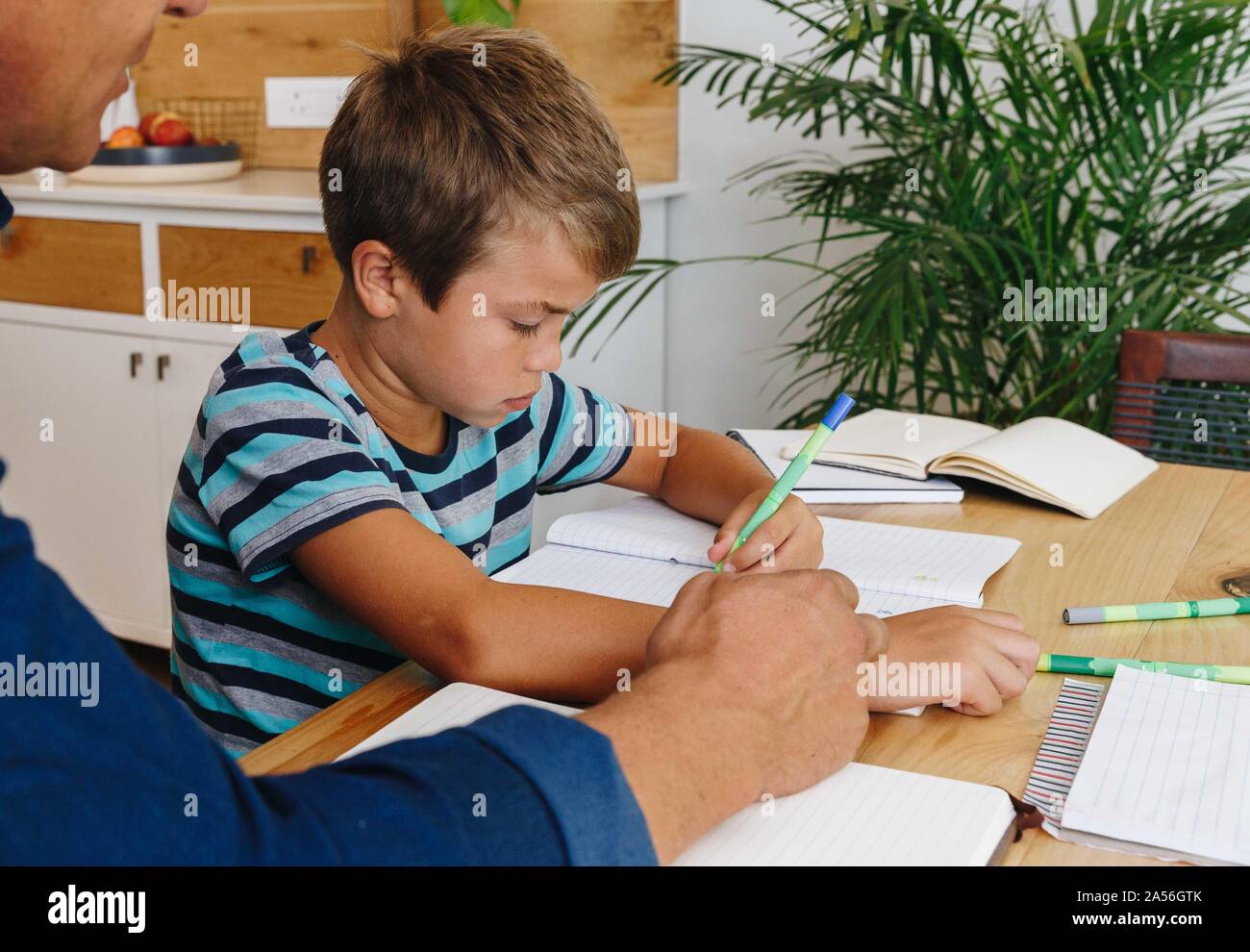Parent homework child hi-res stock photography and images - Alamy