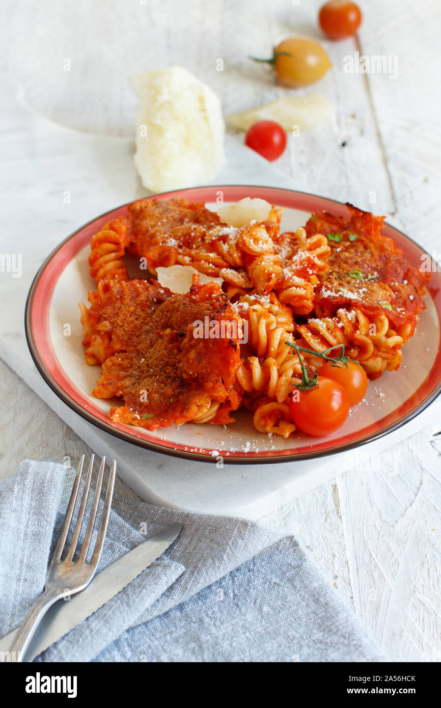 Baked fusilli pasta hi-res stock photography and images - Alamy