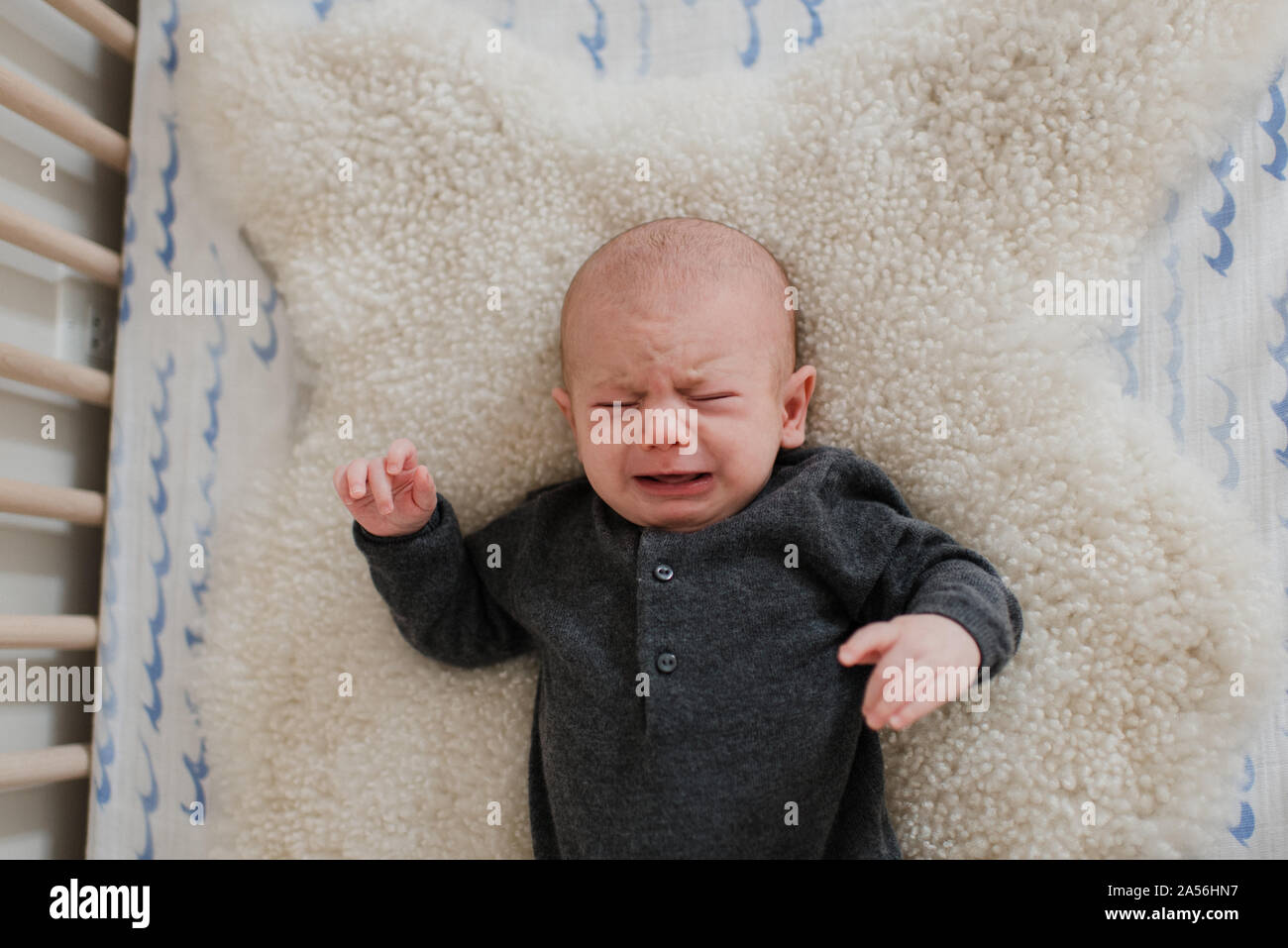 One back view crying hi-res stock photography and images - Alamy