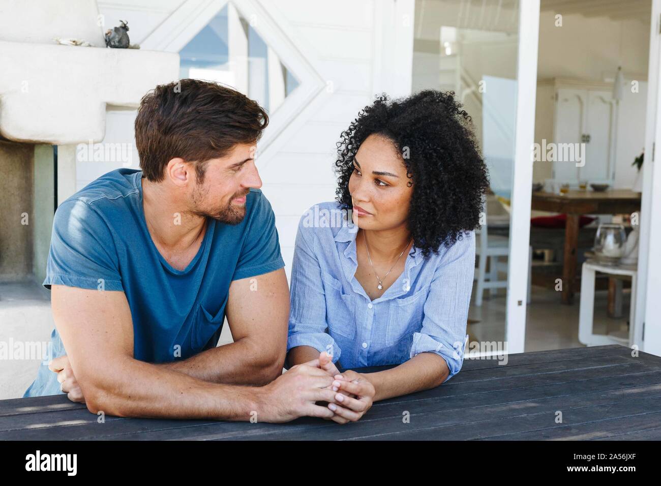 Loving travel hi-res stock photography and images - Alamy