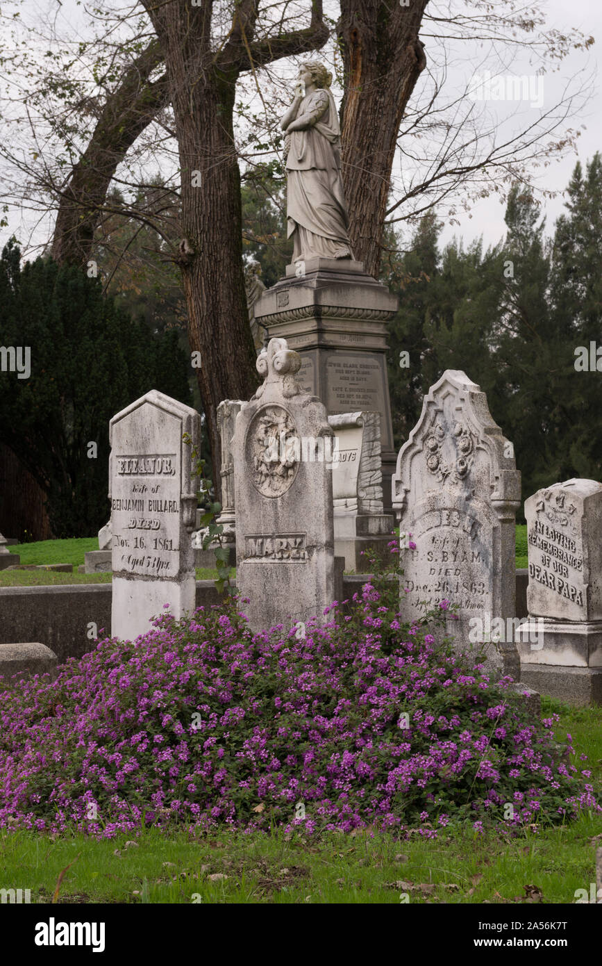 Sacramento cemetery hi-res stock photography and images - Alamy