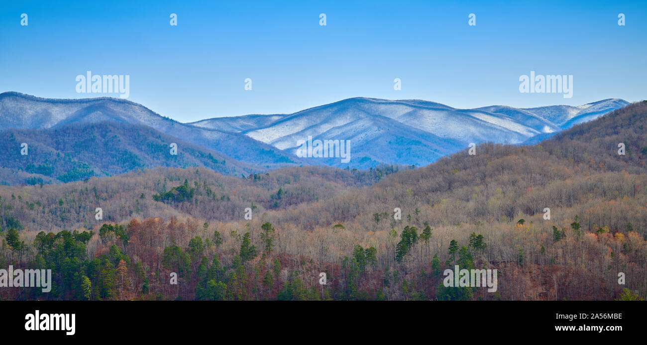 Light snow cover hi-res stock photography and images - Alamy
