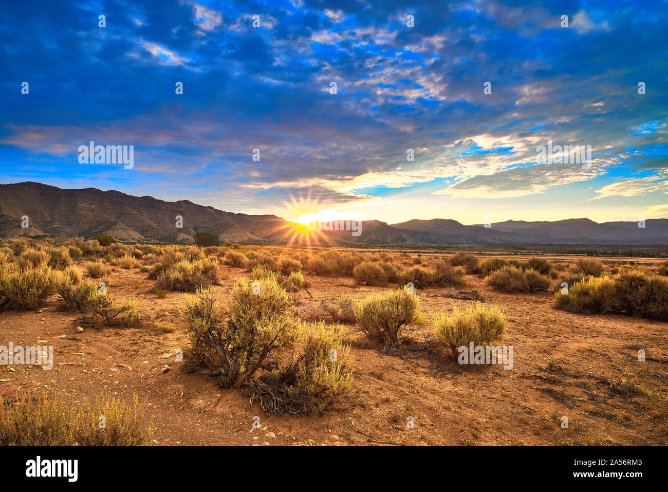 Sunrise over mountains hi-res stock photography and images - Alamy