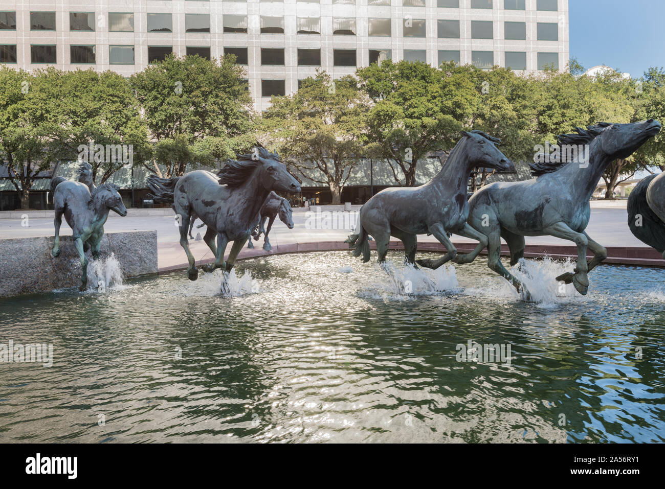 Robert glen sculpture hi-res stock photography and images - Alamy