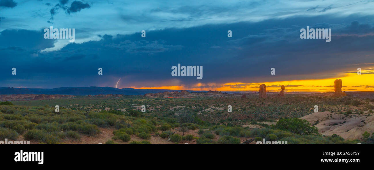 Usa utah national park thunderstorm hi-res stock photography and images ...