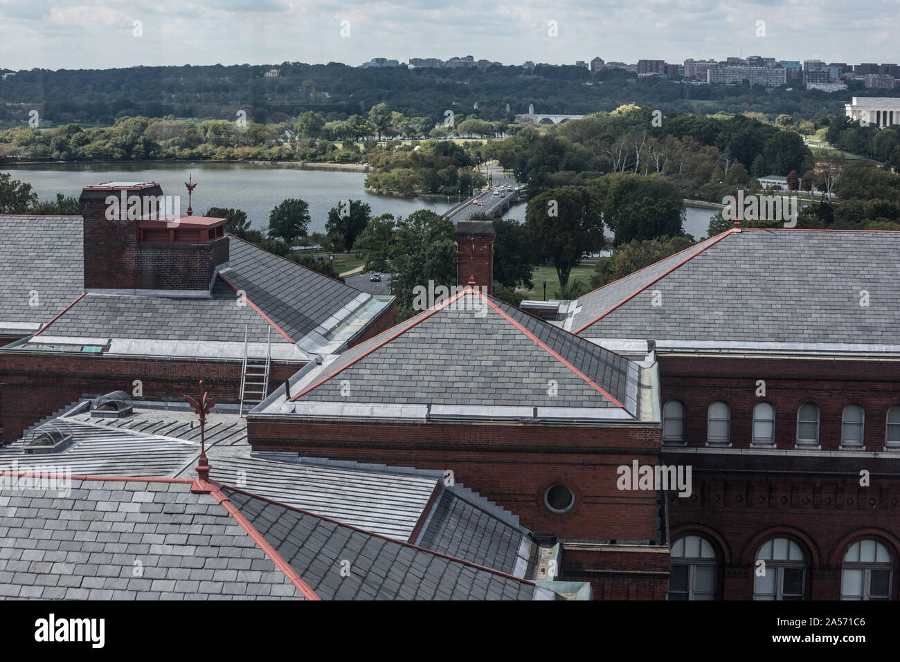 View over the roof of the Sidney Yates Federal Building, Washington, D ...