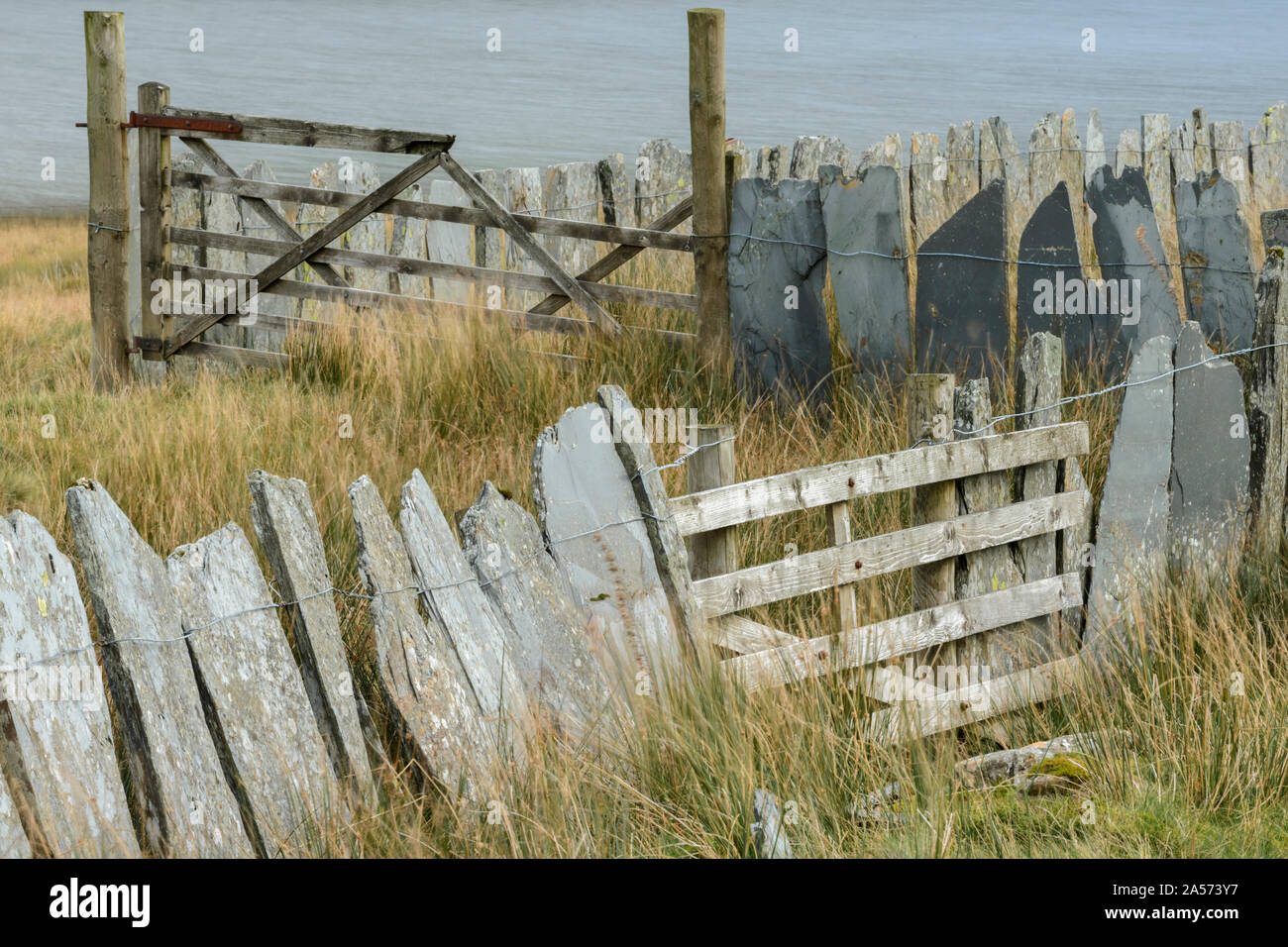 Heritage slate fence hi-res stock photography and images - Alamy