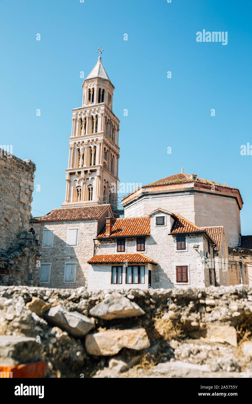 Old town buildings and Diocletian's Palace Saint Domnius Cathedral Bell ...
