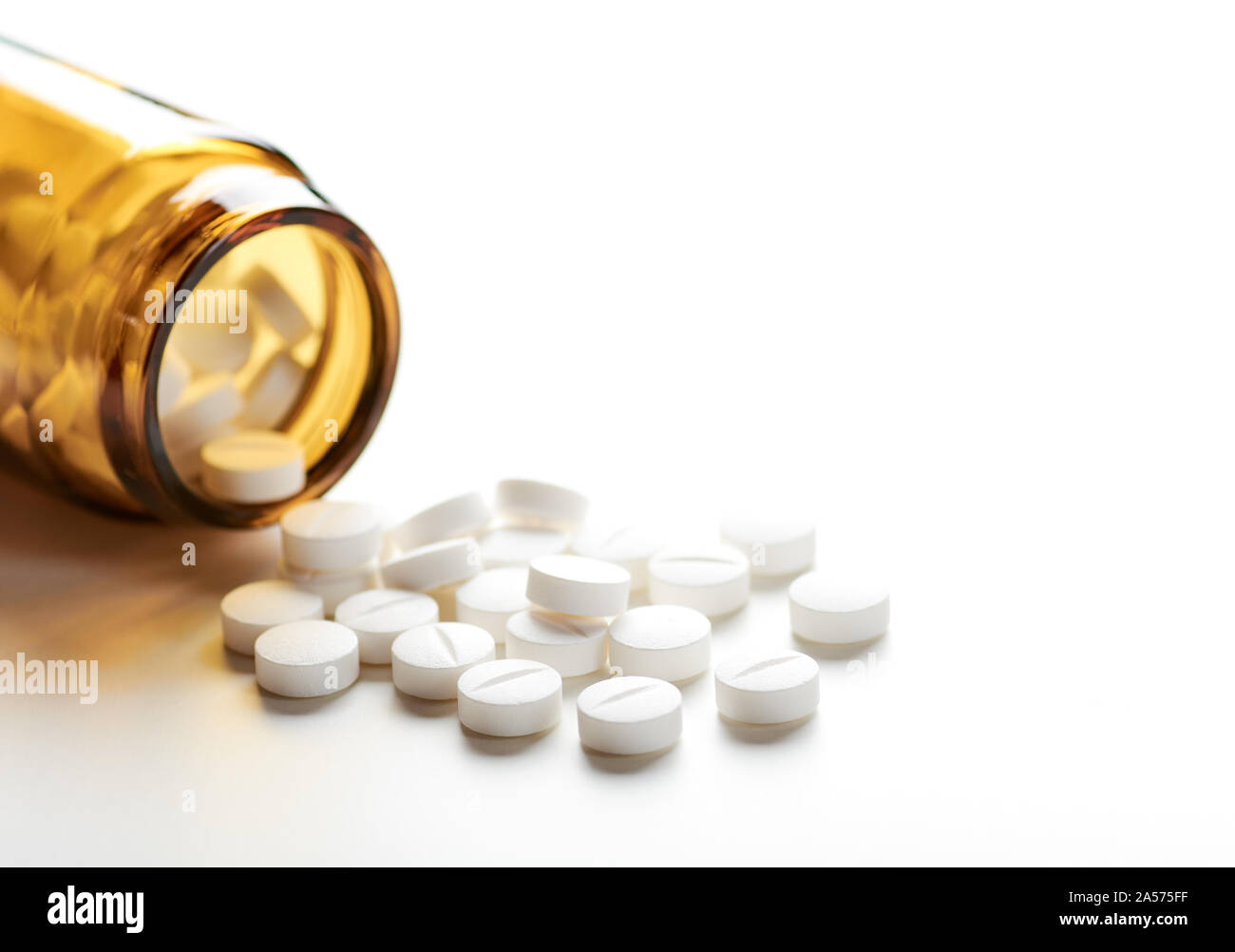 Pain killer bottle hi-res stock photography and images - Alamy