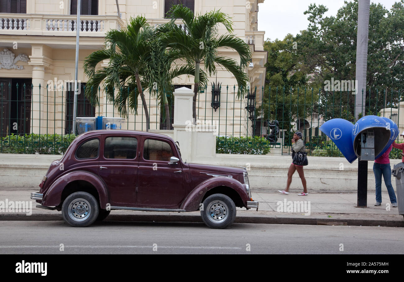 Vintage telephone car hi-res stock photography and images - Alamy