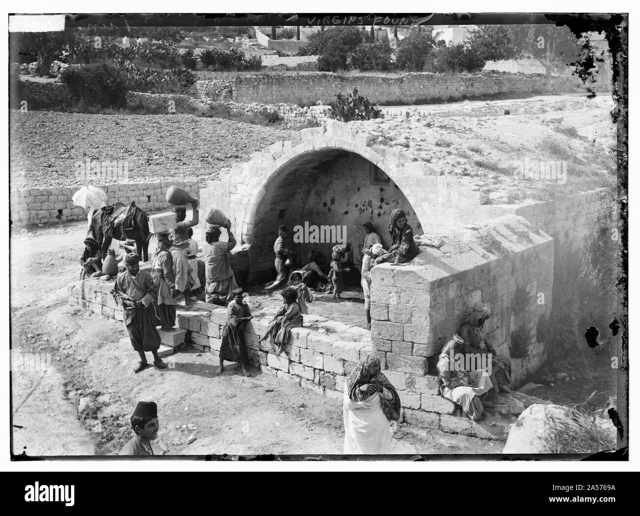 Fountain i Cut Out Stock Images & Pictures - Alamy