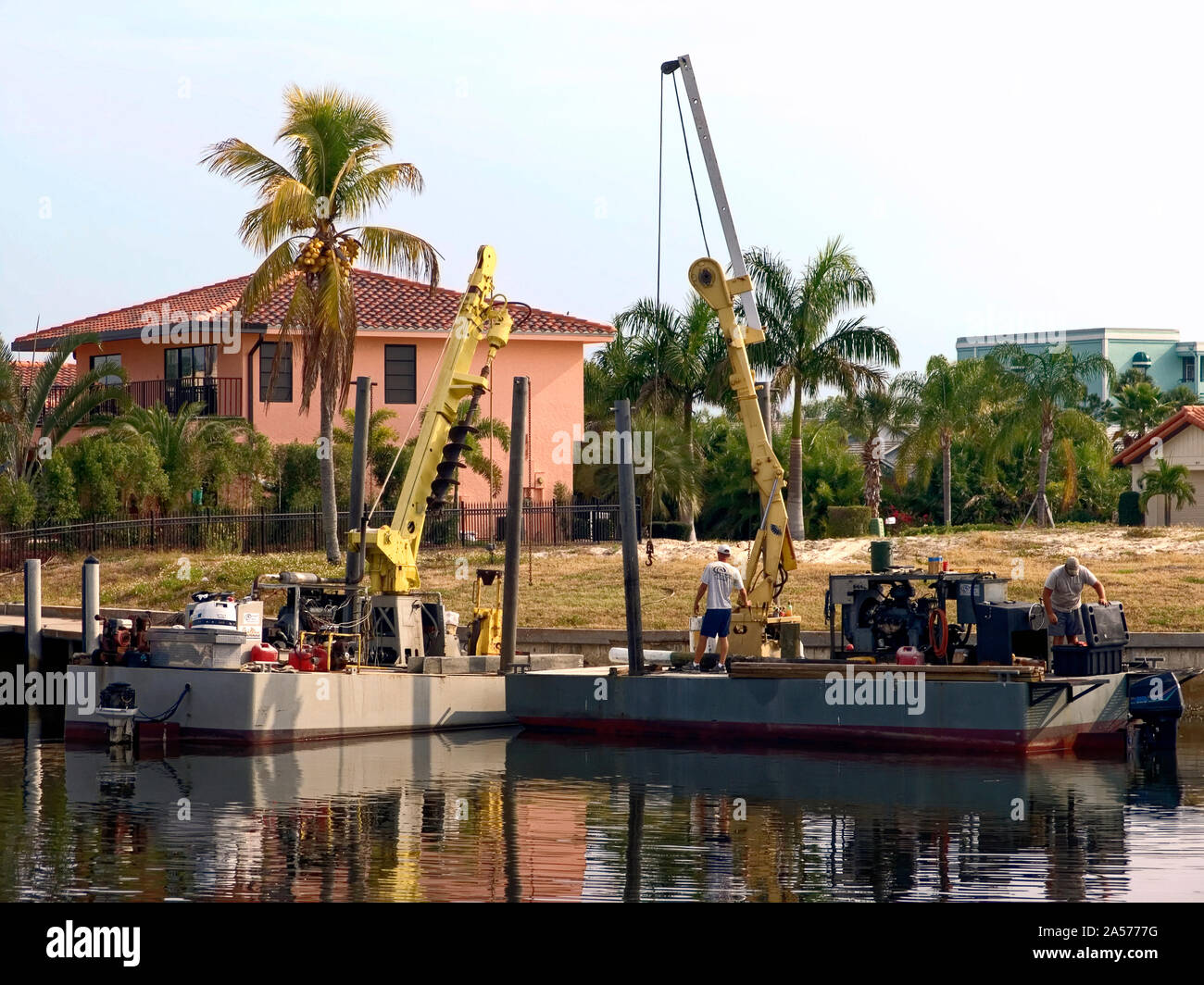 Marine pile driver hi-res stock photography and images - Alamy