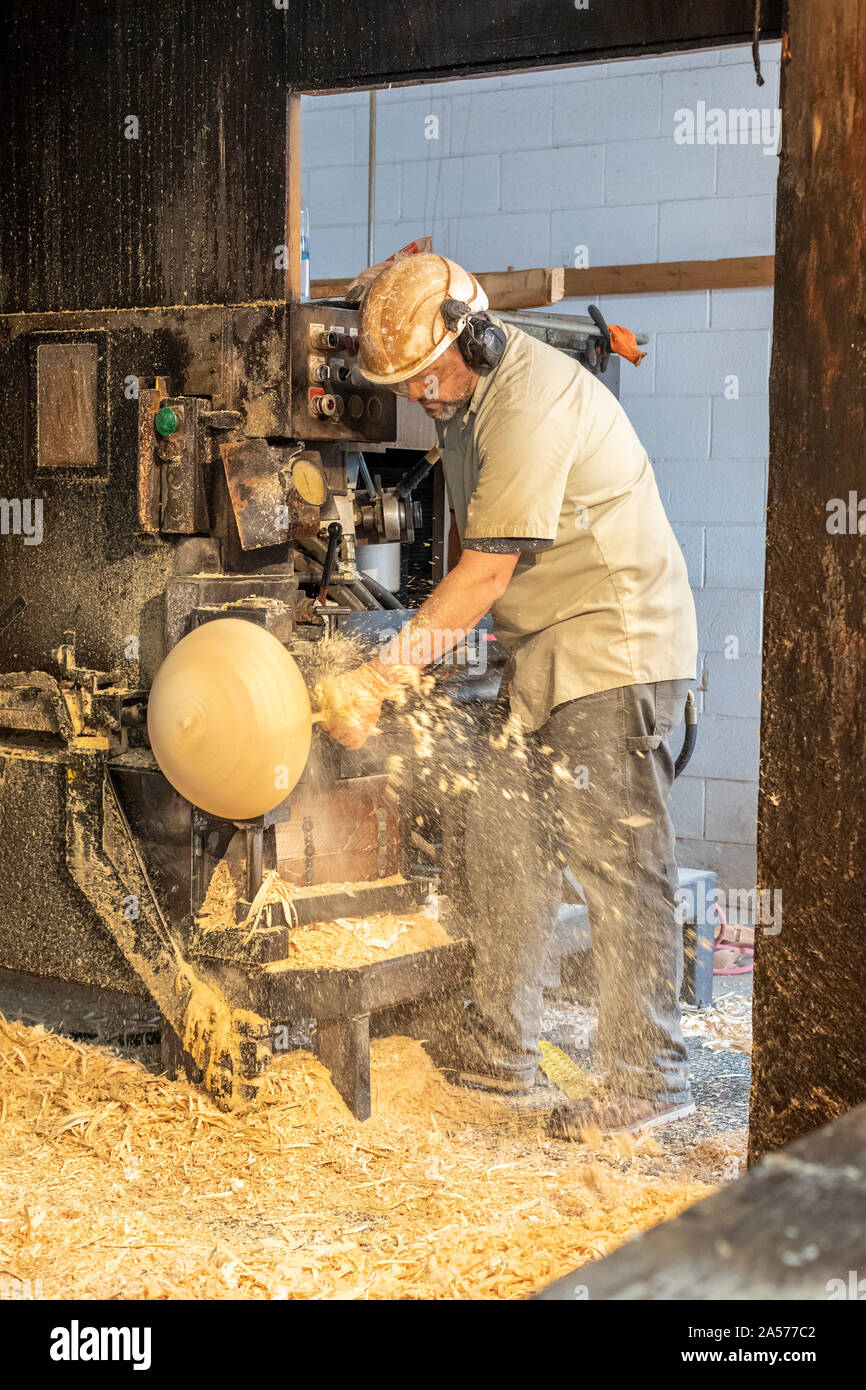 Lathe worker hi-res stock photography and images - Alamy