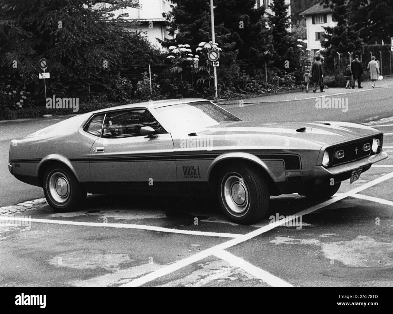 1 mach Black and White Stock Photos & Images - Alamy