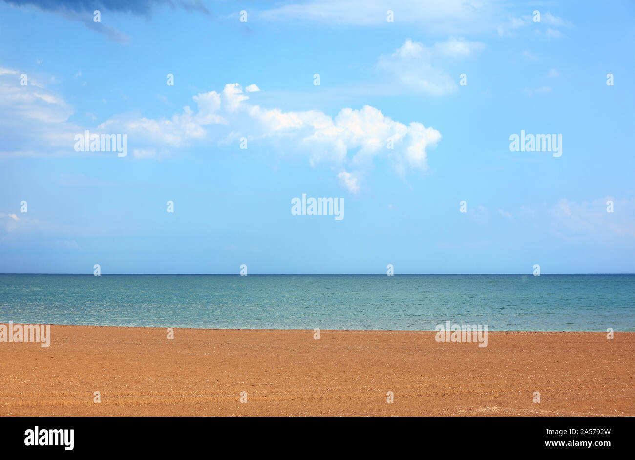 clear sky with ocean and beach in summer without people Stock Photo - Alamy