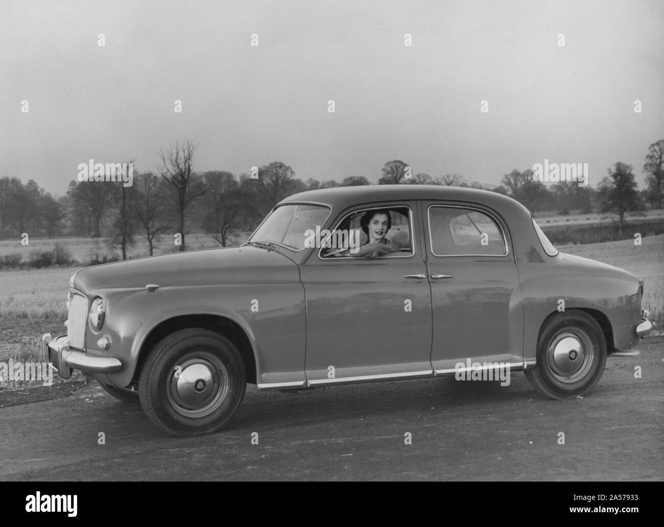 Rover saloon 1950s hi-res stock photography and images - Alamy