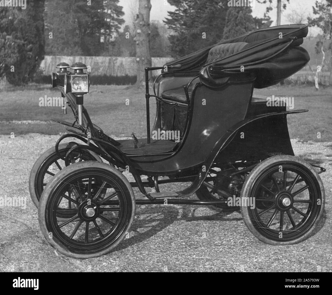 1900s electric car Black and White Stock Photos & Images - Alamy