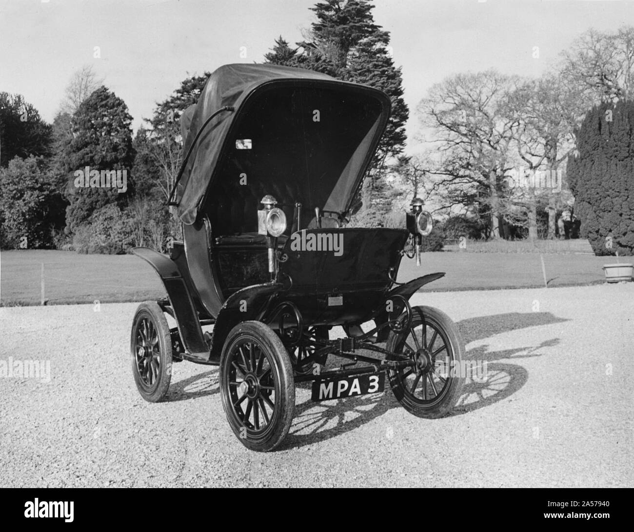 1900s Electric Car High Resolution Stock Photography and Images - Alamy