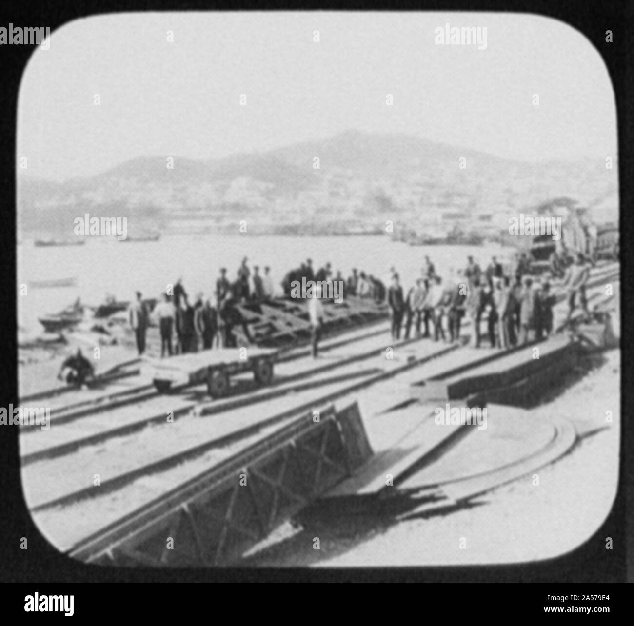 Dockside workers Black and White Stock Photos & Images - Alamy