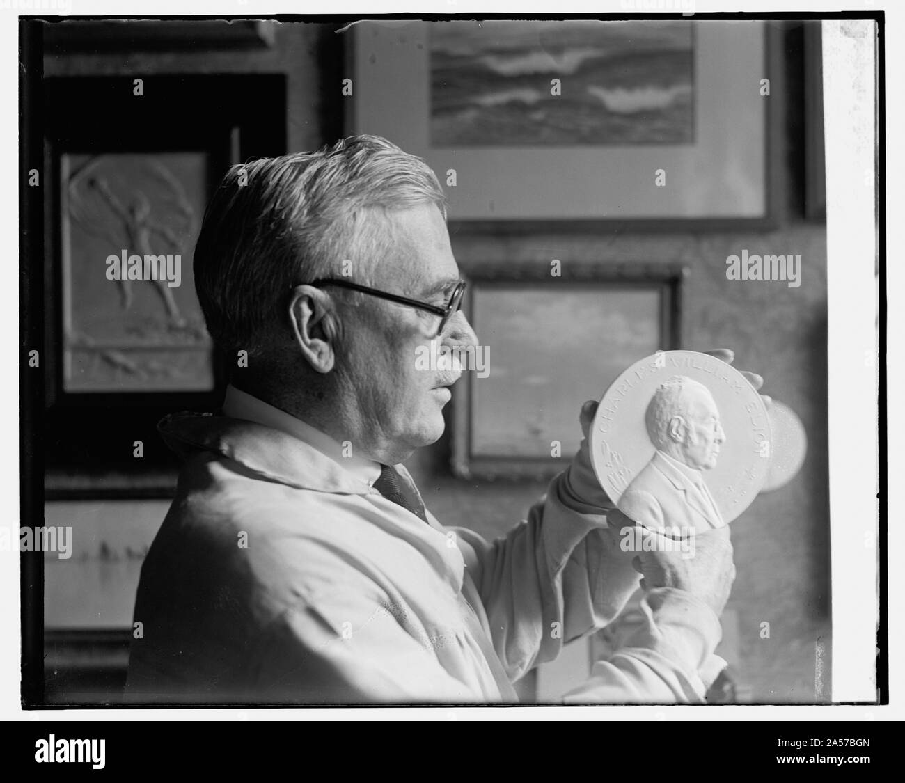 Noble portrait history hi-res stock photography and images - Alamy